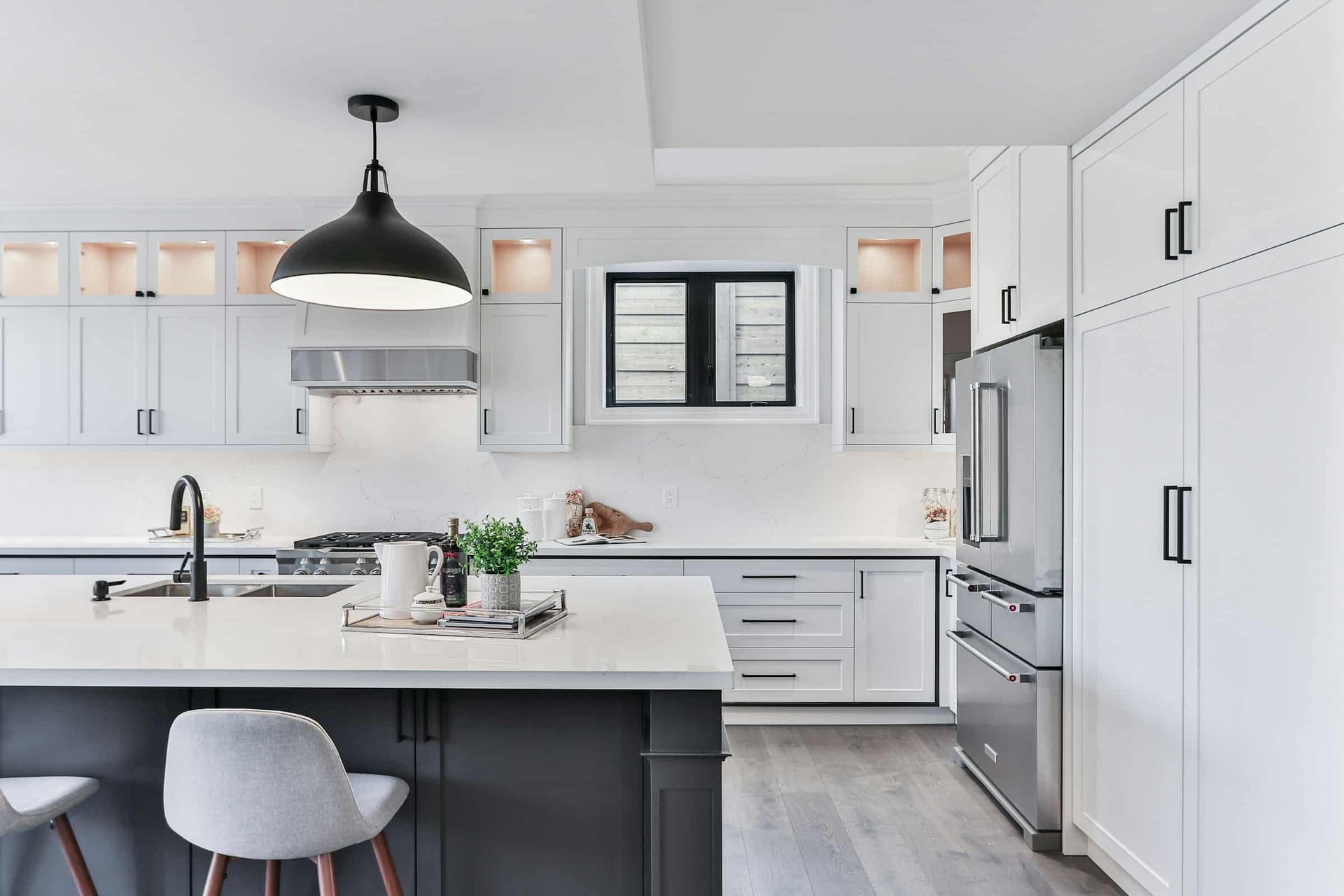 How to Select the Perfect Shade of White Paint for a Bright and Airy ...